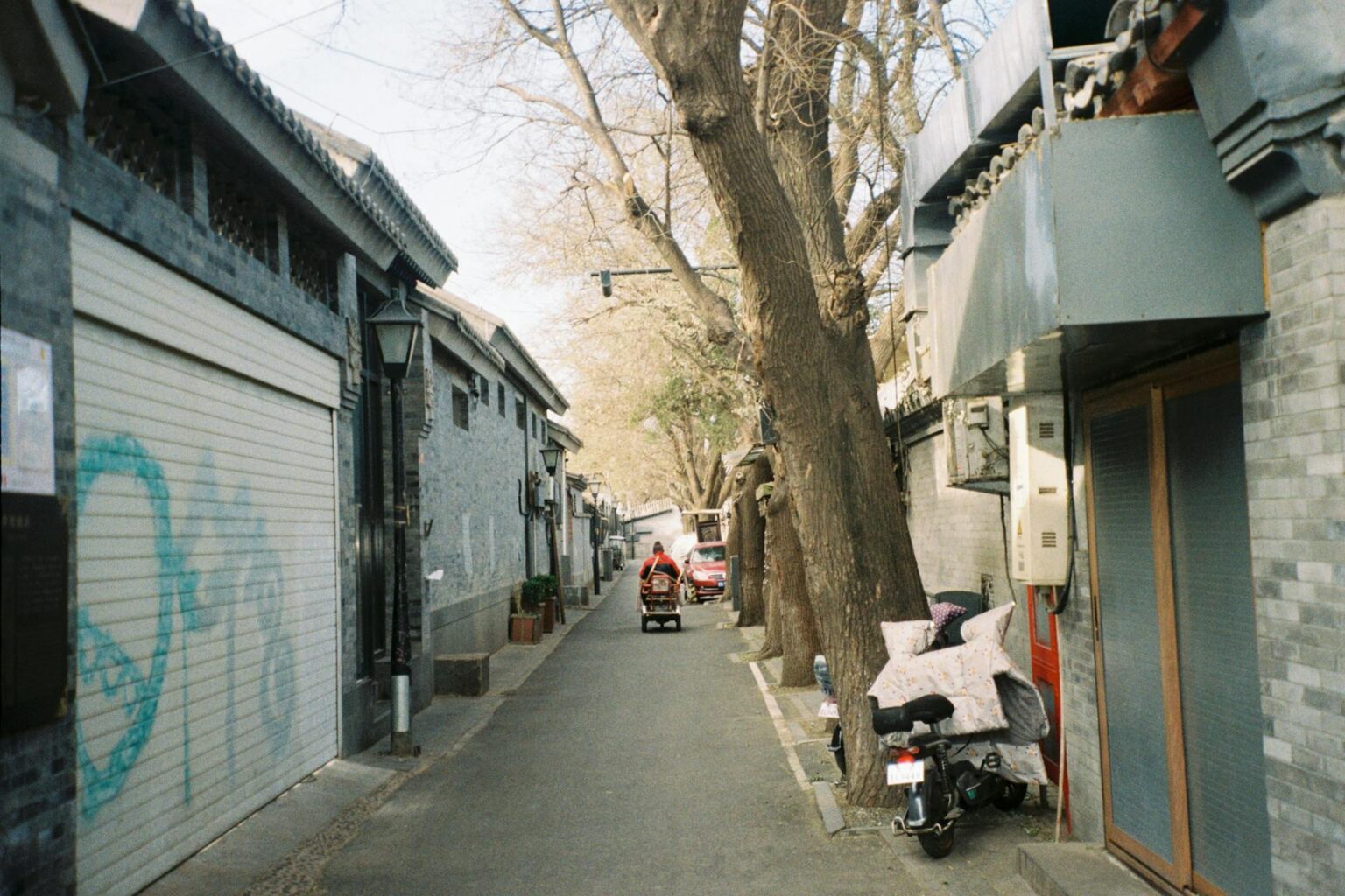 Beijing Hutongs Guide: Walking Tours, Culture & Old Beijing Life (2026)